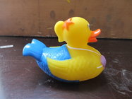 Cute Plastic Weighted Color Changing Ducks For Warning Water Temperature